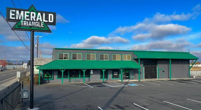 Emerald Triangle Dispensary Table Rock Central Point, Oregon ...